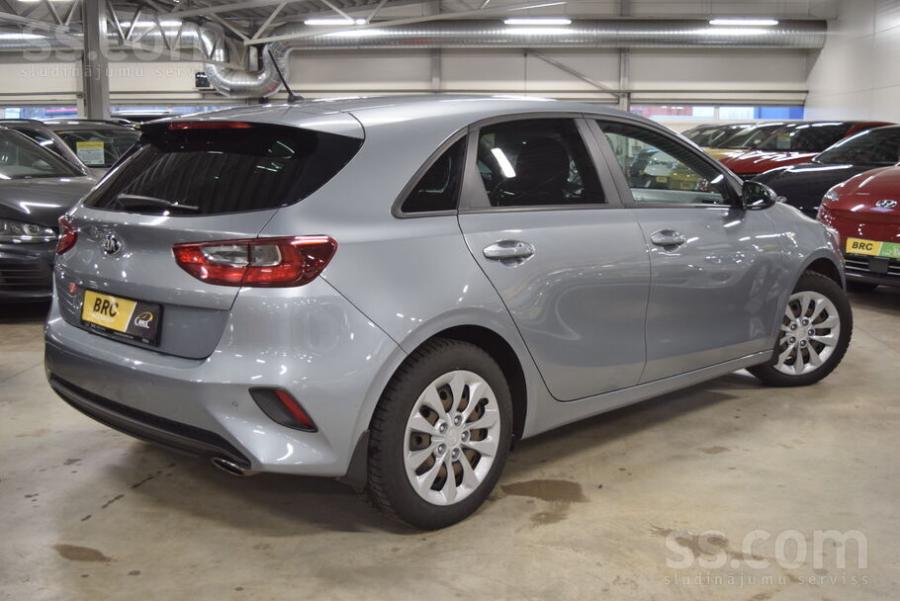 Grey Kia Ceed 2018 in Riga, with an engine capacity of 1.60 L and mileage of 96 thousand km for 9100 €, photo 2 on AUTOMOTO.COM.LV