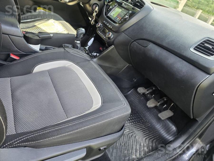 Grey Kia Ceed 2018 in Riga, with an engine capacity of 1.60 L and mileage of 186 thousand km for 6499 €, photo 6 on AUTOMOTO.COM.LV