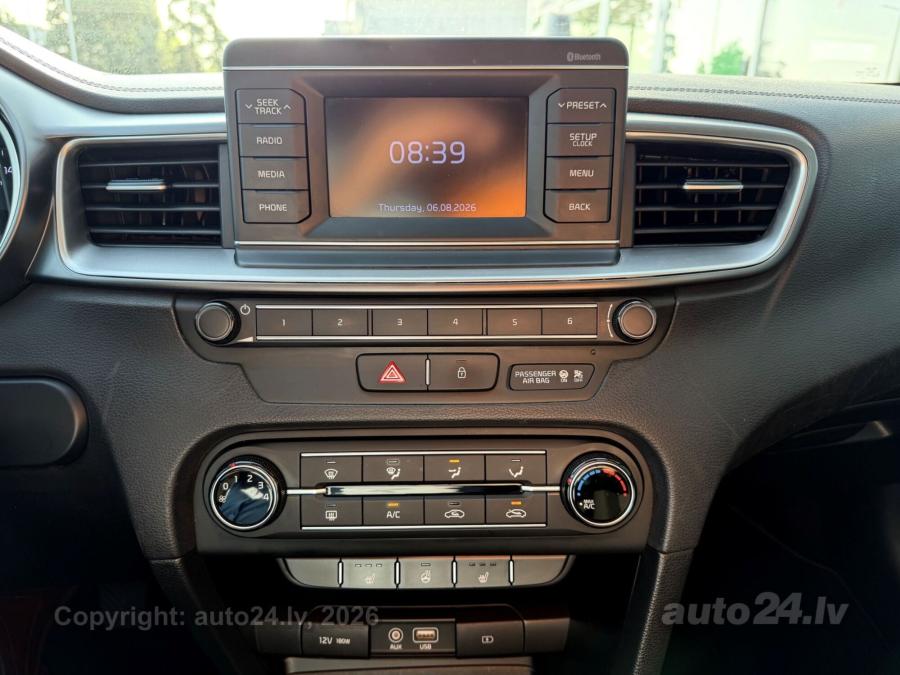 Pelēks Kia Ceed 2018 Tallina, ar dzinēja tilpumu 1.40 L un nobraukumu 139 tūkst. km par 9900 €, foto 9 vietnē AUTOMOTO.COM.LV