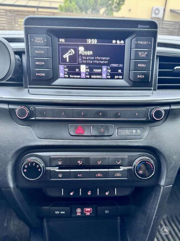 Grey Kia Ceed 2018 in Kaunas, with an engine capacity of 1.37 L and mileage of 156 thousand km for 8750 €, photo 9 on AUTOMOTO.COM.LV