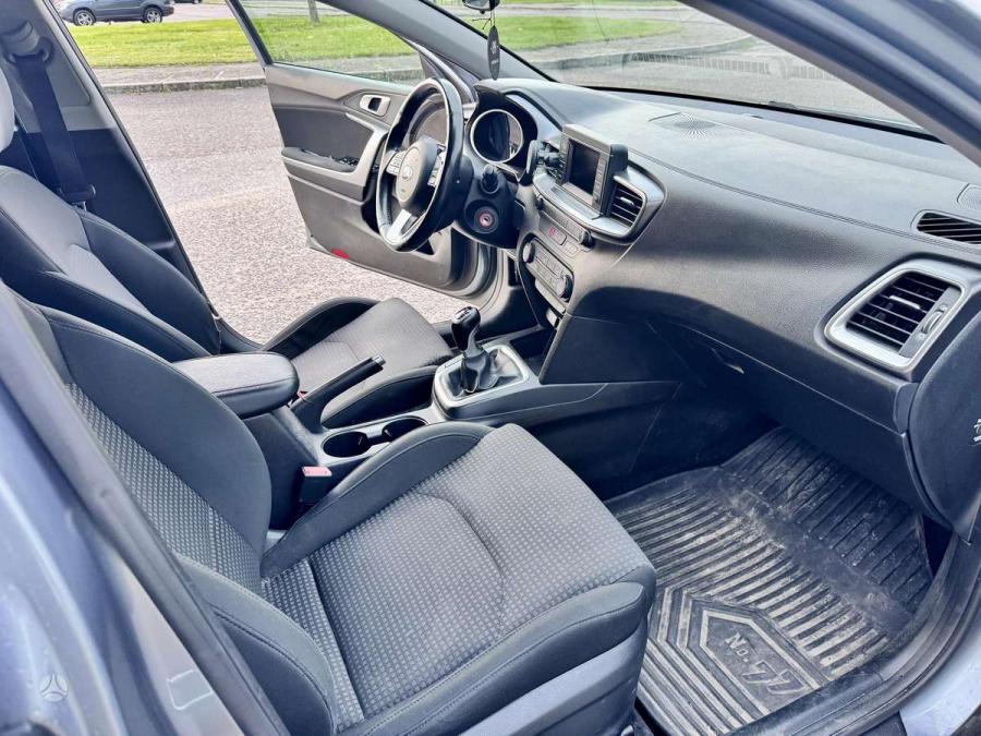 Pelēks Kia Ceed 2018 Kauņa, ar dzinēja tilpumu 1.37 L un nobraukumu 156 tūkst. km par 8750 €, foto 12 vietnē AUTOMOTO.COM.LV
