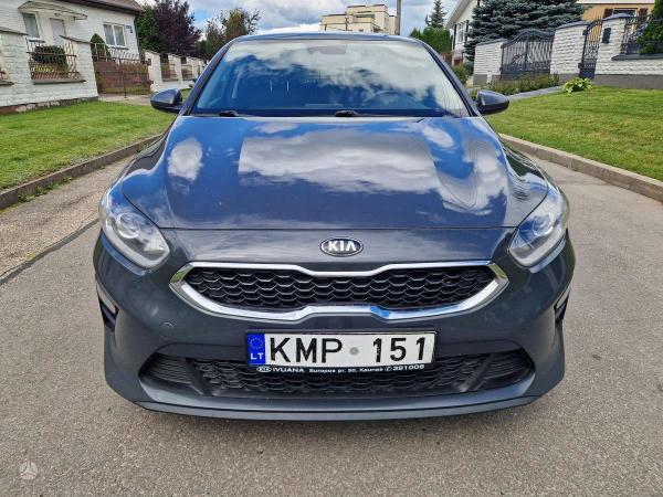 Grey Kia Ceed 2018 in Vilnius, with an engine capacity of 1.37 L and mileage of 330 thousand km for 4990 €, photo 3 on AUTOMOTO.COM.LV