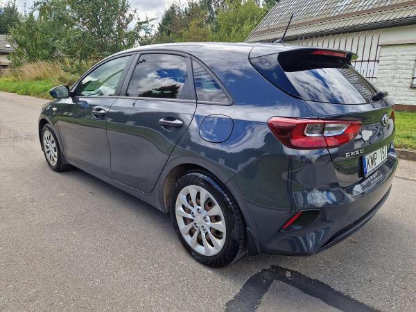 Grey Kia Ceed 2018 in Vilnius, with an engine capacity of 1.37 L and mileage of 330 thousand km for 4990 €, photo 5 on AUTOMOTO.COM.LV