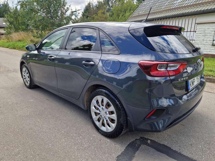 Pelēks Kia Ceed 2018 Viļņa, ar dzinēja tilpumu 1.37 L un nobraukumu 330 tūkst. km par 4990 €, foto 5 vietnē AUTOMOTO.COM.LV