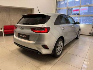 Grey Kia Ceed 2019 in Vilnius, with an engine capacity of 1.60 L and mileage of 84 thousand km for 9900 €, photo 2 on AUTOMOTO.COM.LV
