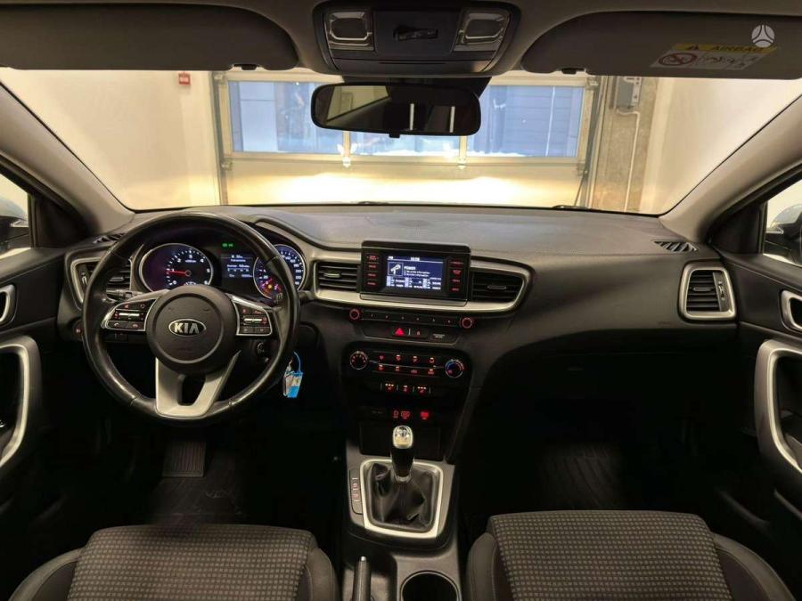 Grey Kia Ceed 2019 in Vilnius, with an engine capacity of 1.60 L and mileage of 84 thousand km for 9900 €, photo 5 on AUTOMOTO.COM.LV