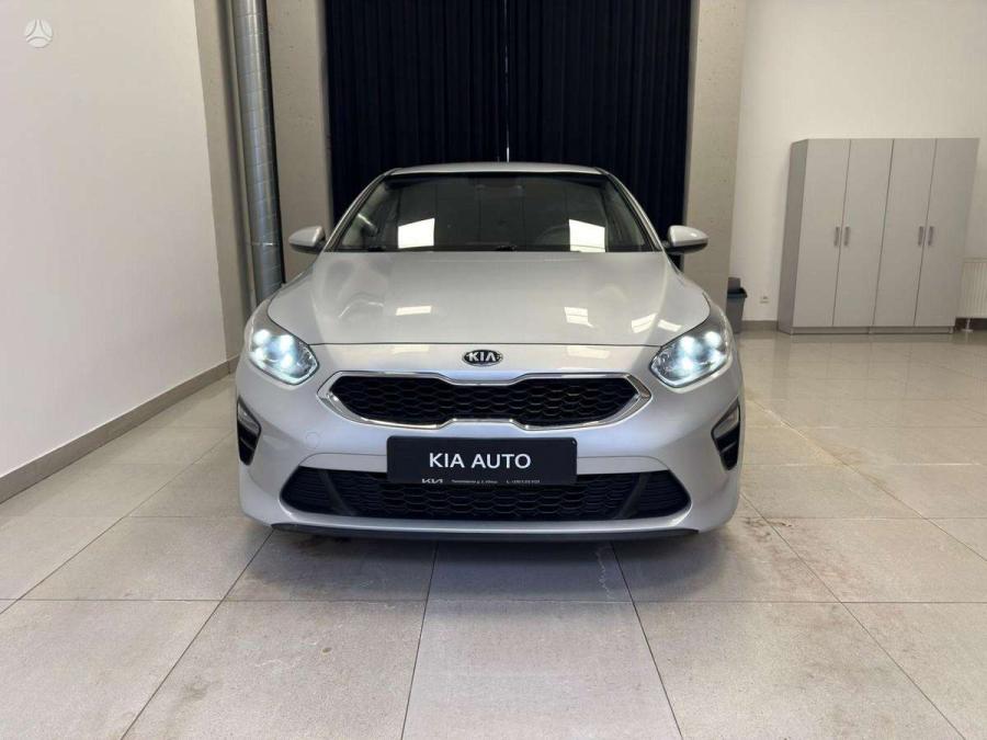 Grey Kia Ceed 2019 in Vilnius, with an engine capacity of 1.60 L and mileage of 138 thousand km for 9500 €, photo 3 on AUTOMOTO.COM.LV