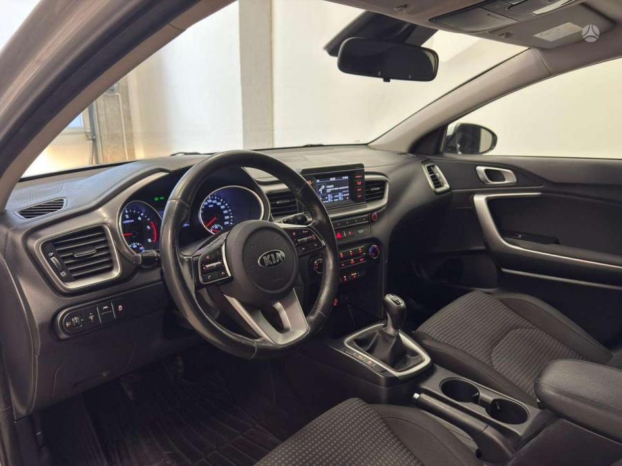 Grey Kia Ceed 2019 in Vilnius, with an engine capacity of 1.60 L and mileage of 138 thousand km for 9500 €, photo 7 on AUTOMOTO.COM.LV