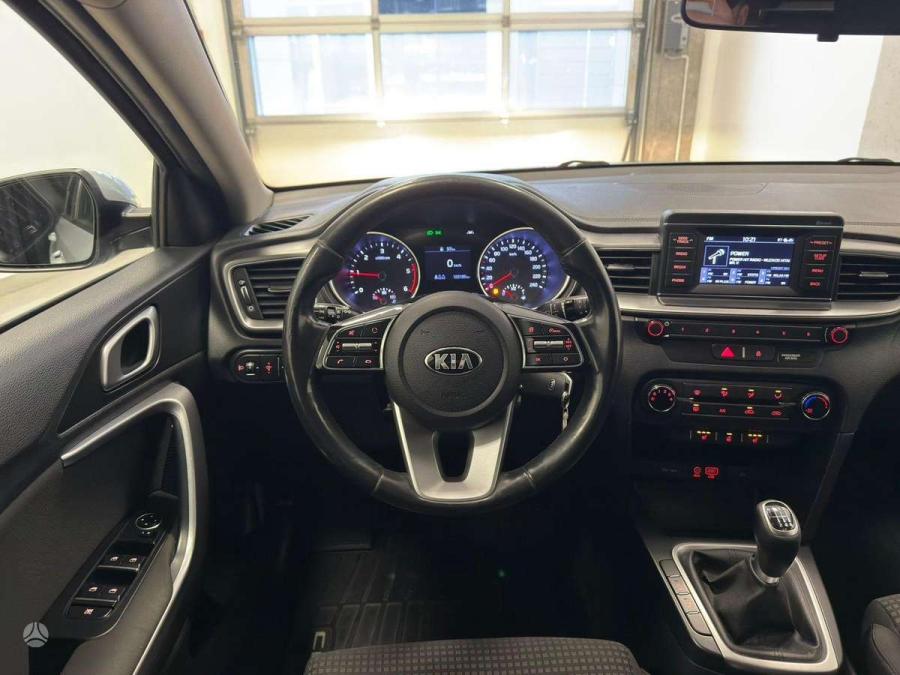 Grey Kia Ceed 2019 in Vilnius, with an engine capacity of 1.60 L and mileage of 138 thousand km for 9500 €, photo 19 on AUTOMOTO.COM.LV