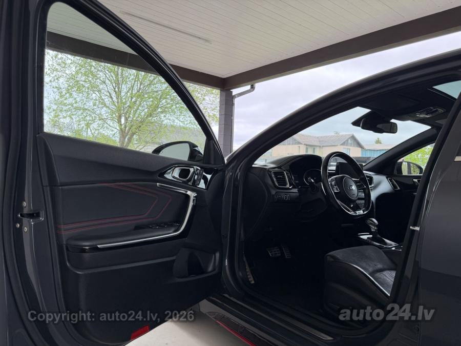 Grey Kia Ceed 2019 in Tallinn, with an engine capacity of 1.60 L and mileage of 124 thousand km for 17900 €, photo 15 on AUTOMOTO.COM.LV