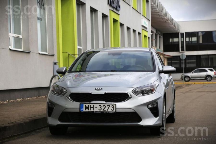Grey Kia Ceed 2019 in Riga, with an engine capacity of 1.60 L and mileage of 180 thousand km for 7995 €, photo 1 on AUTOMOTO.COM.LV