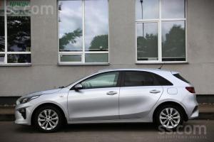 Grey Kia Ceed 2019 in Riga, with an engine capacity of 1.60 L and mileage of 180 thousand km for 7995 €, photo 3 on AUTOMOTO.COM.LV