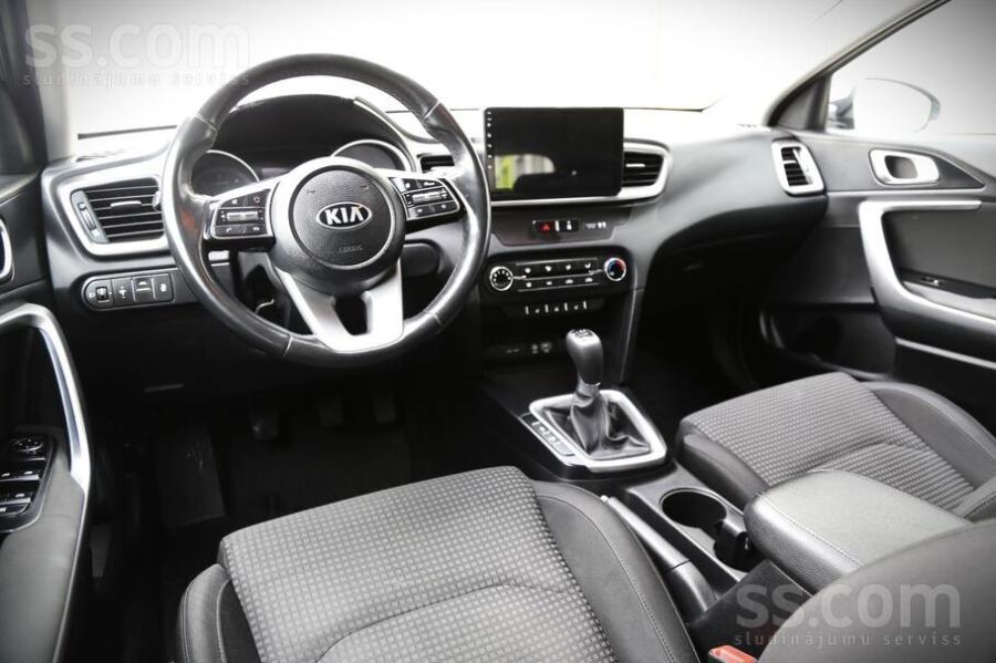 Grey Kia Ceed 2019 in Riga, with an engine capacity of 1.60 L and mileage of 180 thousand km for 7995 €, photo 8 on AUTOMOTO.COM.LV