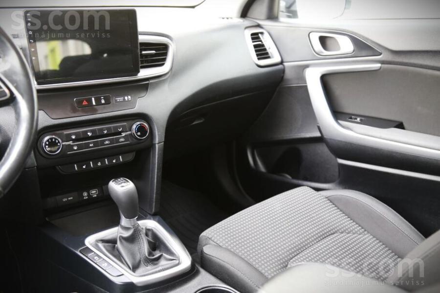 Grey Kia Ceed 2019 in Riga, with an engine capacity of 1.60 L and mileage of 180 thousand km for 7995 €, photo 9 on AUTOMOTO.COM.LV