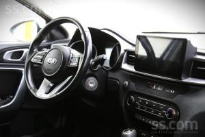 Grey Kia Ceed 2019 in Riga, with an engine capacity of 1.60 L and mileage of 180 thousand km for 7995 €, photo 11 on AUTOMOTO.COM.LV