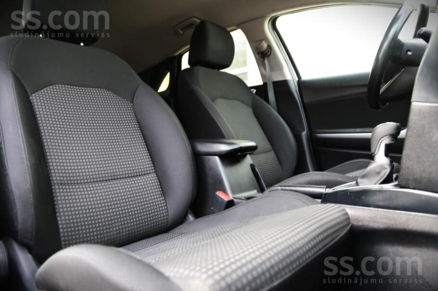 Grey Kia Ceed 2019 in Riga, with an engine capacity of 1.60 L and mileage of 180 thousand km for 7995 €, photo 13 on AUTOMOTO.COM.LV