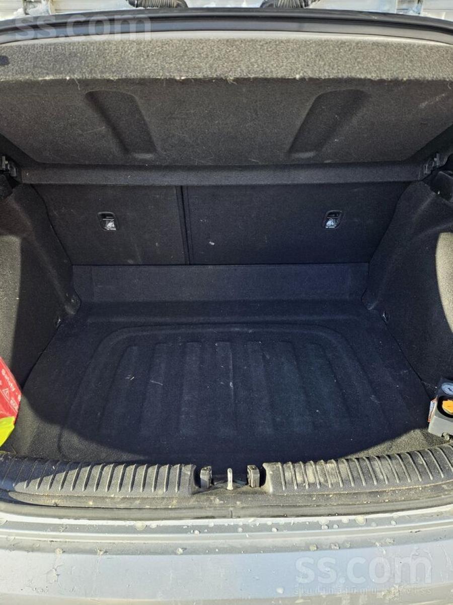 Grey Kia Ceed 2019 in Jelgava, with an engine capacity of 1.60 L and mileage of 141 thousand km for 8600 €, photo 7 on AUTOMOTO.COM.LV