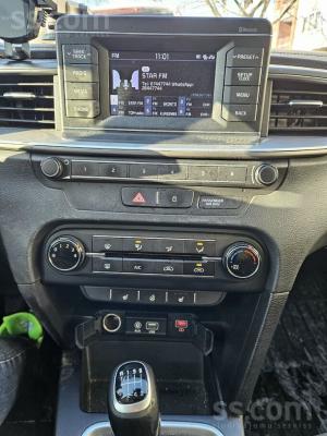 Grey Kia Ceed 2019 in Jelgava, with an engine capacity of 1.60 L and mileage of 141 thousand km for 8600 €, photo 10 on AUTOMOTO.COM.LV