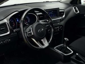 Grey Kia Ceed 2019 in Vilnius, with an engine capacity of 1.37 L and mileage of 104 thousand km for 10900 €, photo 10 on AUTOMOTO.COM.LV