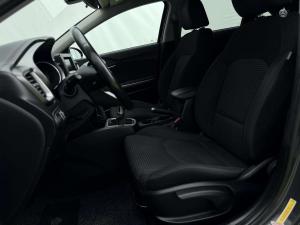 Grey Kia Ceed 2019 in Vilnius, with an engine capacity of 1.37 L and mileage of 104 thousand km for 10900 €, photo 11 on AUTOMOTO.COM.LV