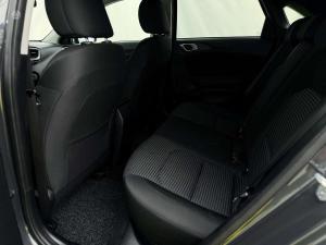 Grey Kia Ceed 2019 in Vilnius, with an engine capacity of 1.37 L and mileage of 104 thousand km for 10900 €, photo 12 on AUTOMOTO.COM.LV