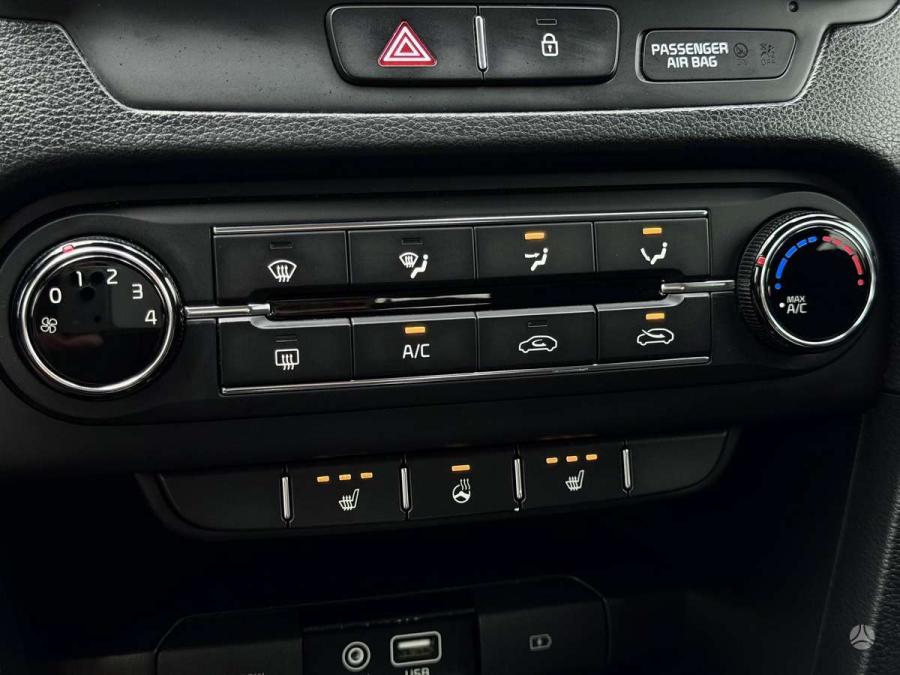 Grey Kia Ceed 2019 in Vilnius, with an engine capacity of 1.37 L and mileage of 104 thousand km for 10900 €, photo 24 on AUTOMOTO.COM.LV