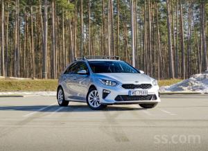 Grey Kia Ceed 2019 in Riga, with an engine capacity of 1.60 L and mileage of 141 thousand km for 6190 €, photo 3 on AUTOMOTO.COM.LV