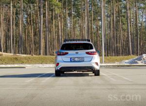 Grey Kia Ceed 2019 in Riga, with an engine capacity of 1.60 L and mileage of 141 thousand km for 6190 €, photo 7 on AUTOMOTO.COM.LV