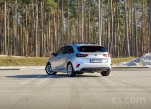 Grey Kia Ceed 2019 in Riga, with an engine capacity of 1.60 L and mileage of 141 thousand km for 6190 €, photo 8 on AUTOMOTO.COM.LV