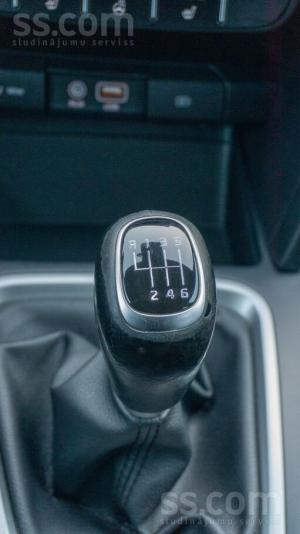 Grey Kia Ceed 2019 in Riga, with an engine capacity of 1.60 L and mileage of 141 thousand km for 6190 €, photo 15 on AUTOMOTO.COM.LV