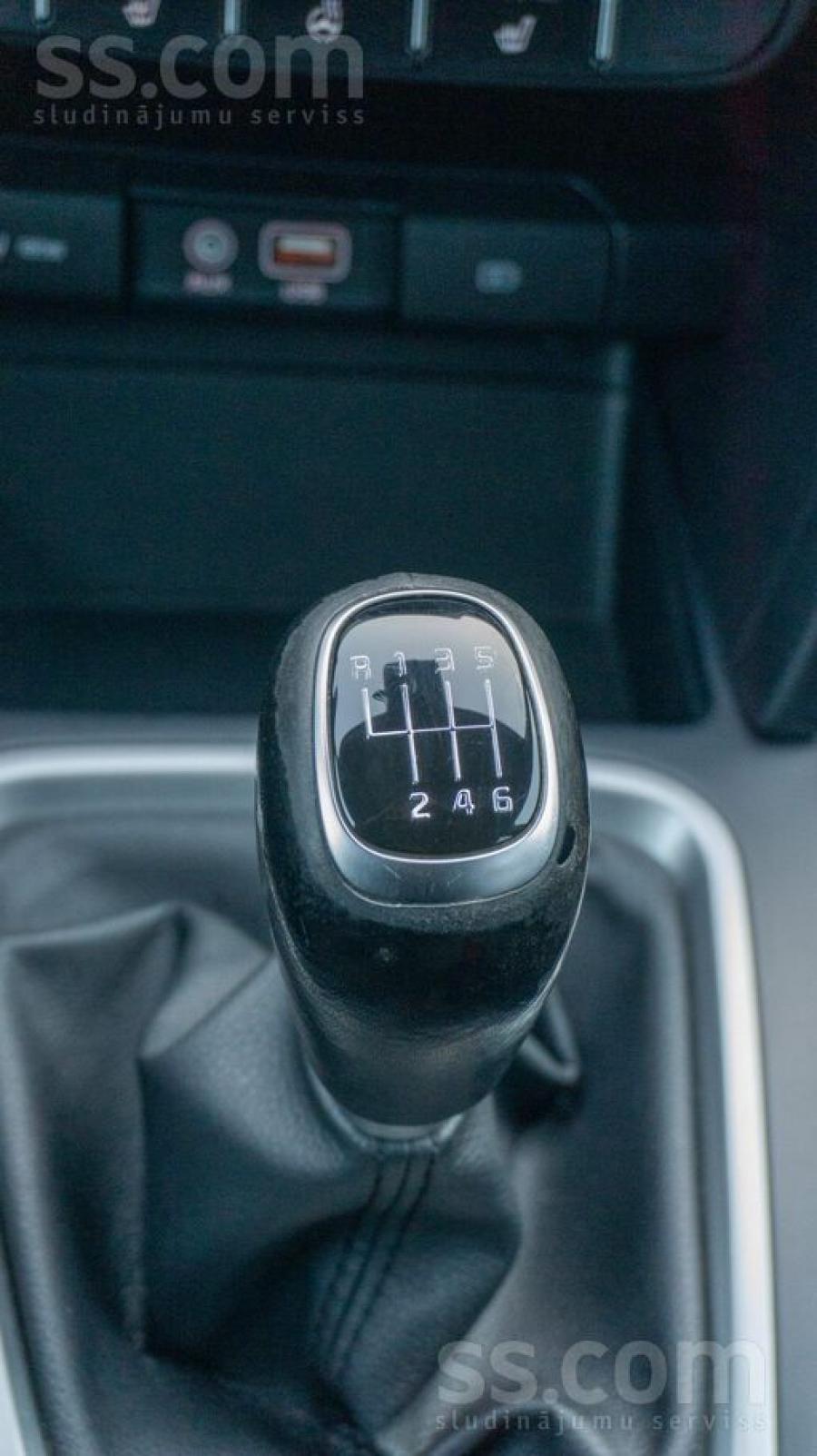 Grey Kia Ceed 2019 in Riga, with an engine capacity of 1.60 L and mileage of 141 thousand km for 6190 €, photo 15 on AUTOMOTO.COM.LV