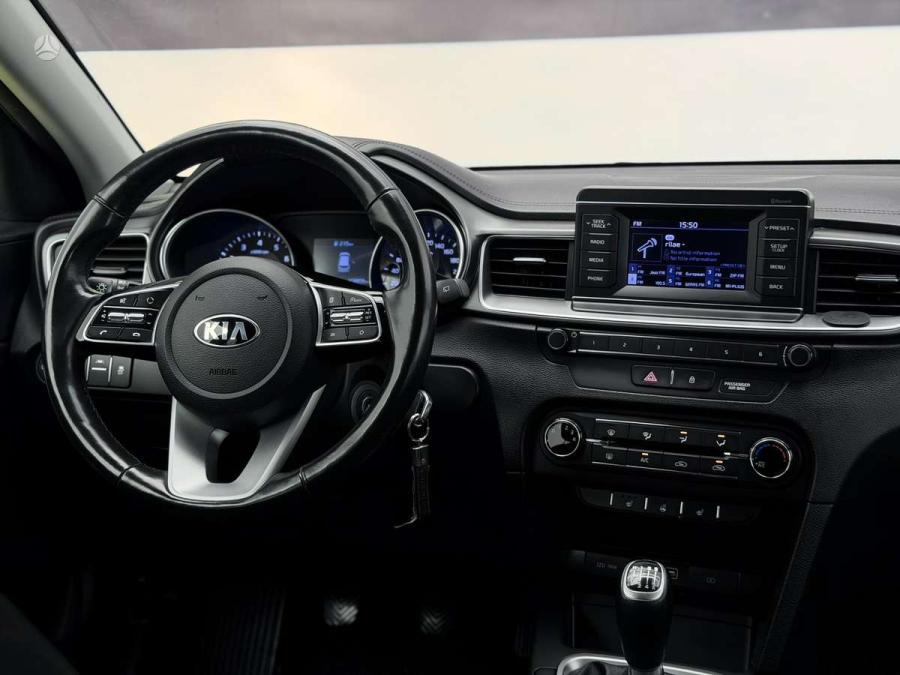 Grey Kia Ceed 2019 in Vilnius, with an engine capacity of 1.37 L and mileage of 104 thousand km for 10900 €, photo 17 on AUTOMOTO.COM.LV