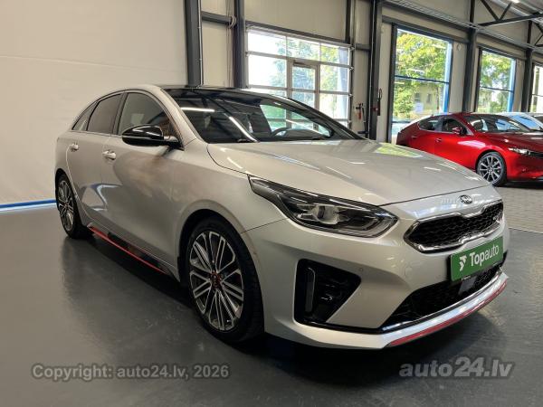 Kia Ceed 2019 in Tallinn on AUTOMOTO.COM.LV Grey Kia Ceed 2019 in Tallinn, with an engine capacity of 1.60 L and mileage of 105 thousand km for 16600 €, photo 3 on AUTOMOTO.COM.LV