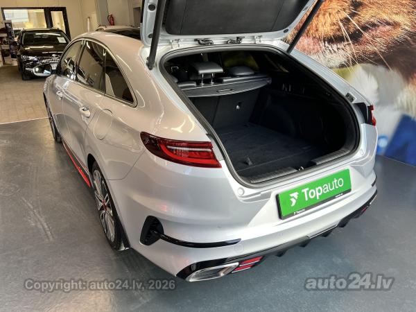 Kia Ceed 2019 in Tallinn on AUTOMOTO.COM.LV Grey Kia Ceed 2019 in Tallinn, with an engine capacity of 1.60 L and mileage of 105 thousand km for 16600 €, photo 5 on AUTOMOTO.COM.LV