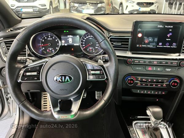Kia Ceed 2019 in Tallinn on AUTOMOTO.COM.LV Grey Kia Ceed 2019 in Tallinn, with an engine capacity of 1.60 L and mileage of 105 thousand km for 16600 €, photo 11 on AUTOMOTO.COM.LV