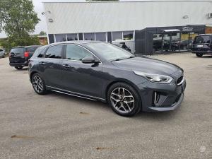 Grey Kia Ceed 2019 in Ukmerge, with an engine capacity of 1.60 L and mileage of 220 thousand km for 7650 €, photo 5 on AUTOMOTO.COM.LV
