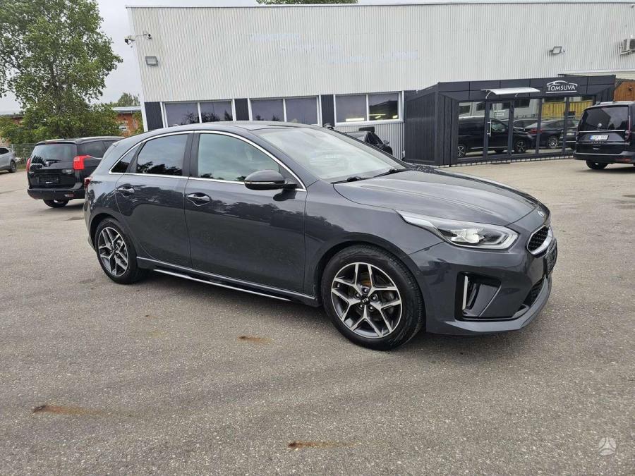 Grey Kia Ceed 2019 in Ukmerge, with an engine capacity of 1.60 L and mileage of 220 thousand km for 7650 €, photo 5 on AUTOMOTO.COM.LV