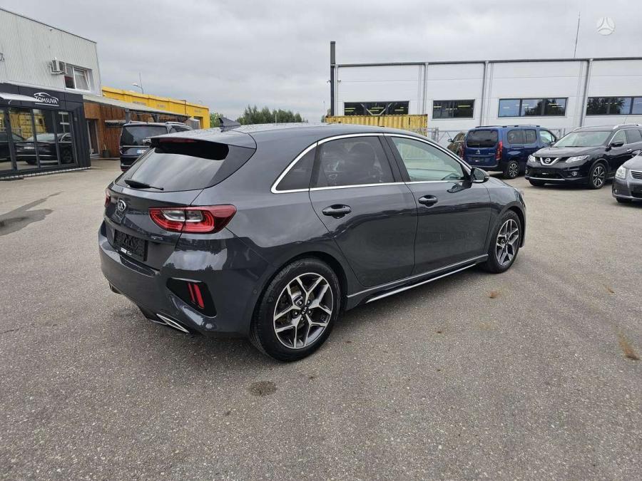 Grey Kia Ceed 2019 in Ukmerge, with an engine capacity of 1.60 L and mileage of 220 thousand km for 7650 €, photo 6 on AUTOMOTO.COM.LV