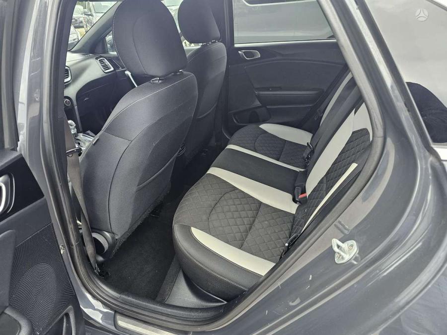 Grey Kia Ceed 2019 in Ukmerge, with an engine capacity of 1.60 L and mileage of 220 thousand km for 7650 €, photo 14 on AUTOMOTO.COM.LV