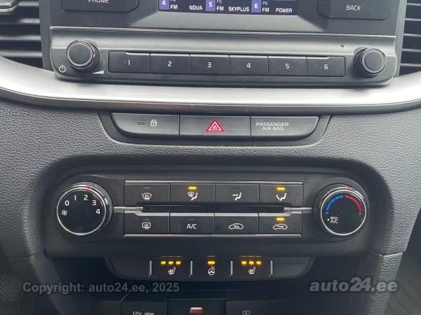 Grey Kia Ceed 2020 in Tallinn, with an engine capacity of 1.00 L and mileage of 80 thousand km for 9700 €, photo 11 on AUTOMOTO.COM.LV