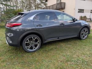 Grey Kia Ceed 2020 in Kuressaare, with an engine capacity of 1.60 L and mileage of 100 thousand km for 19500 €, photo 7 on AUTOMOTO.COM.LV