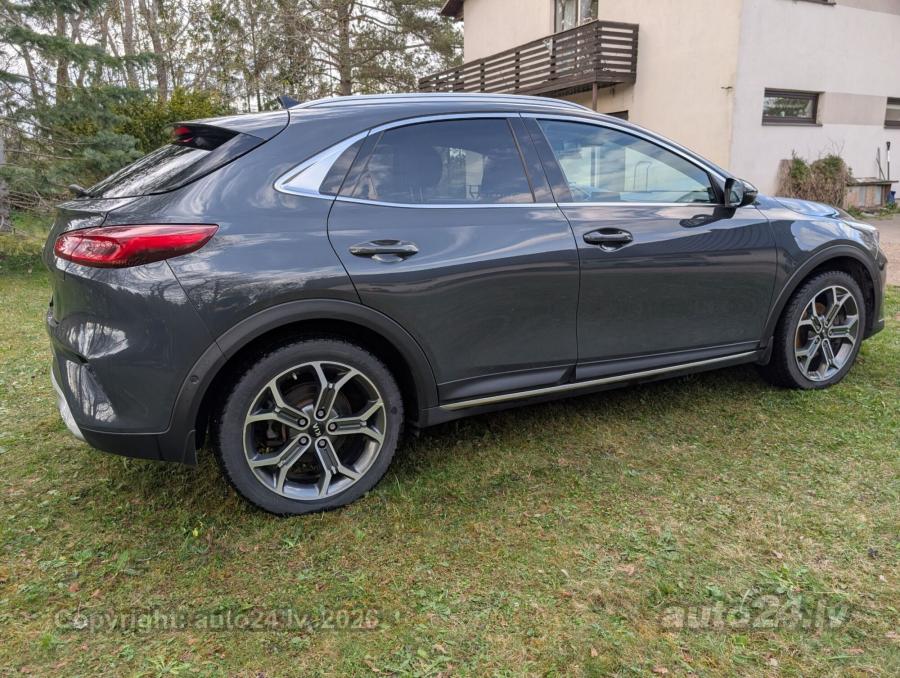 Grey Kia Ceed 2020 in Kuressaare, with an engine capacity of 1.60 L and mileage of 100 thousand km for 19500 €, photo 7 on AUTOMOTO.COM.LV