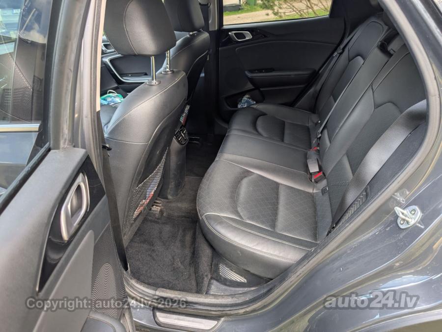 Grey Kia Ceed 2020 in Kuressaare, with an engine capacity of 1.60 L and mileage of 100 thousand km for 19500 €, photo 9 on AUTOMOTO.COM.LV