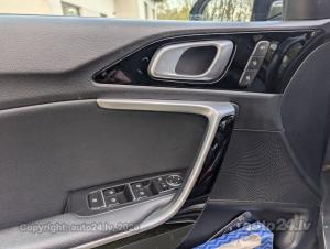 Grey Kia Ceed 2020 in Kuressaare, with an engine capacity of 1.60 L and mileage of 100 thousand km for 19500 €, photo 15 on AUTOMOTO.COM.LV