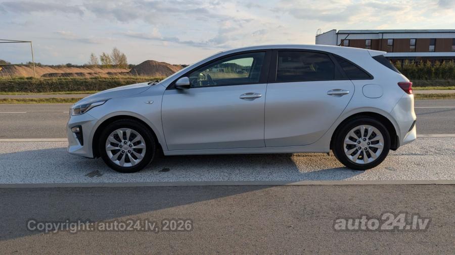 Grey Kia Ceed 2020 in Tallinn, with an engine capacity of 1.40 L and mileage of 32 thousand km for 12900 €, photo 6 on AUTOMOTO.COM.LV