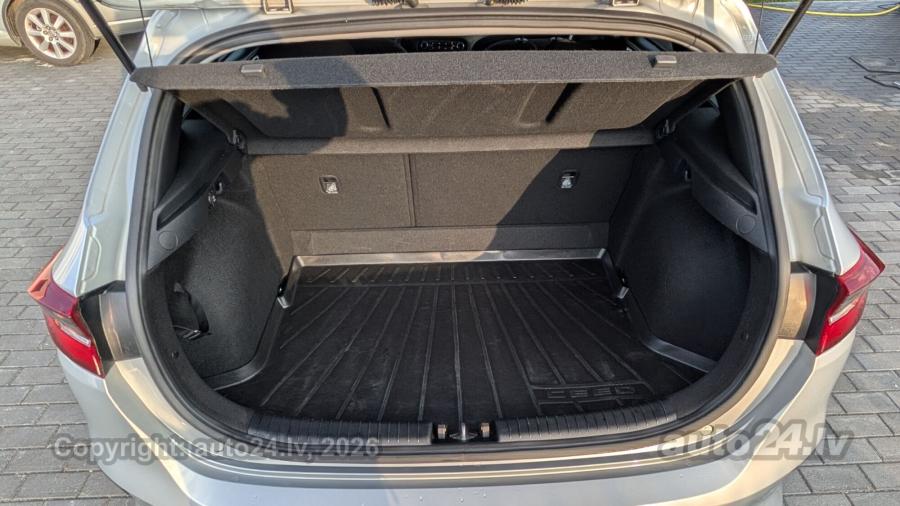Grey Kia Ceed 2020 in Tallinn, with an engine capacity of 1.40 L and mileage of 32 thousand km for 12900 €, photo 19 on AUTOMOTO.COM.LV