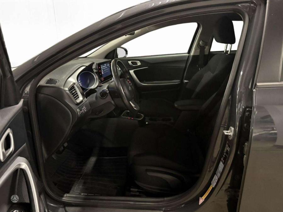 Grey Kia Ceed 2020 in Vilnius, with an engine capacity of 1.00 L and mileage of 76 thousand km for 9900 €, photo 9 on AUTOMOTO.COM.LV