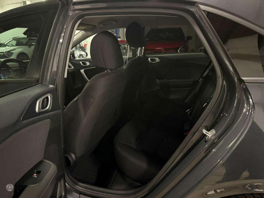 Grey Kia Ceed 2020 in Vilnius, with an engine capacity of 1.00 L and mileage of 76 thousand km for 9900 €, photo 10 on AUTOMOTO.COM.LV