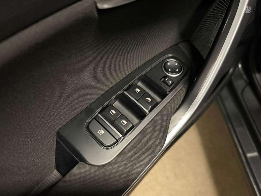 Grey Kia Ceed 2020 in Vilnius, with an engine capacity of 1.00 L and mileage of 76 thousand km for 9900 €, photo 12 on AUTOMOTO.COM.LV