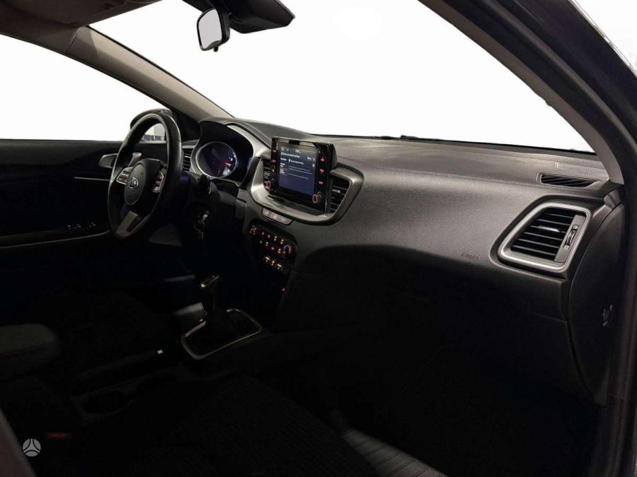 Grey Kia Ceed 2020 in Vilnius, with an engine capacity of 1.00 L and mileage of 76 thousand km for 9900 €, photo 14 on AUTOMOTO.COM.LV